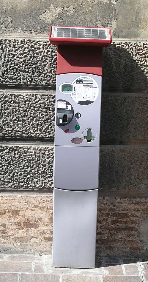 Via alla posa dei nuovi parcometri in centro storico | Temponews